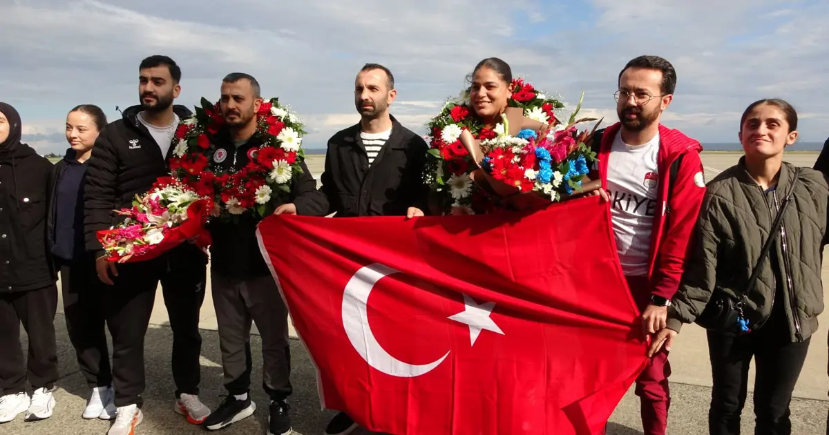 Avrupa Şampiyonu Havvanur Trabzon'da çoşkuyla karşılandı | NTV Haber