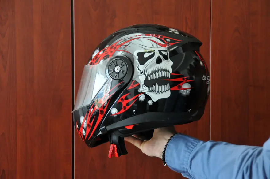 Kaskındaki "kuru kafa" figürü ele verdi | NTV Haber