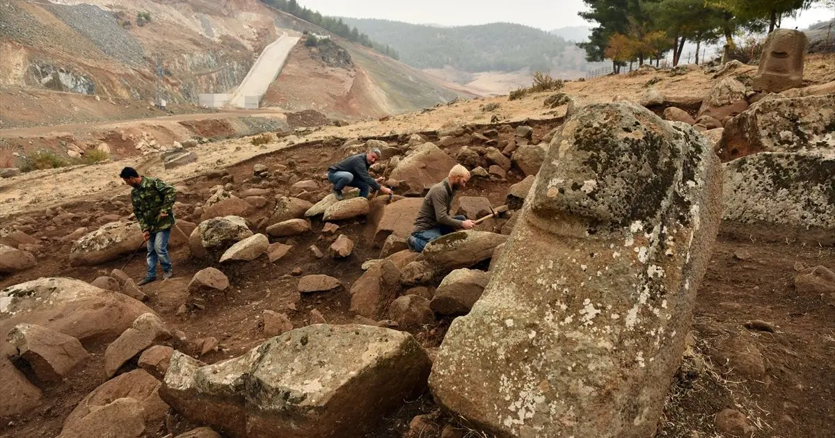 UNESCO'nun geçici listesindeki Yesemek'te 15 heykel gün yüzüne ...