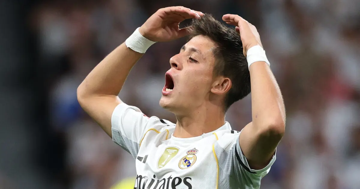 Arda Güler maç sonu gündem oldu, tekme salladı yere düştü | NTV Haber