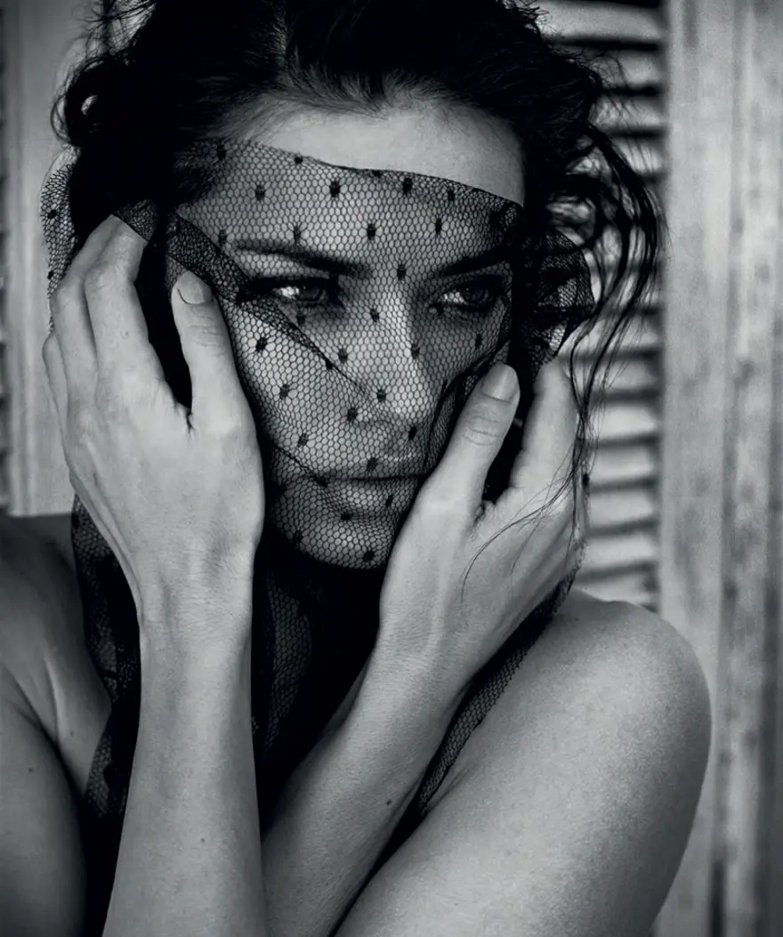 Adriana Lima Harper’s Bazaar’ın kapak kızı oldu | NTV Haber
