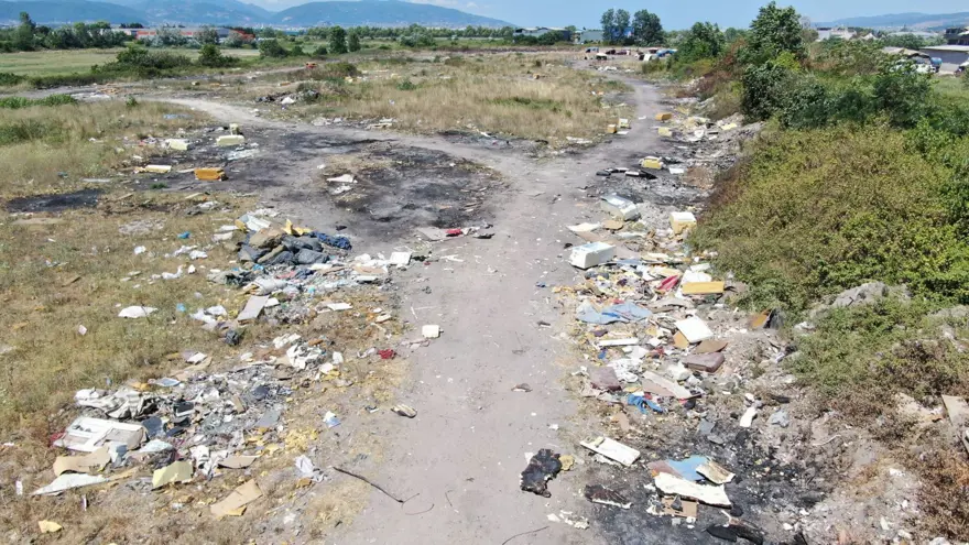 Kocaeli'de şehrin göbeğinde "utandıran" görüntü! Kimse önlem almıyor ...