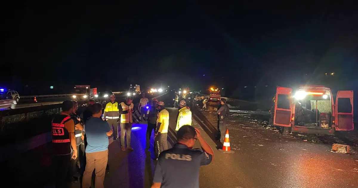 Bursa'da dinamit yüklü kamyon devrildi, İzmir güzergahı saatlerce ...