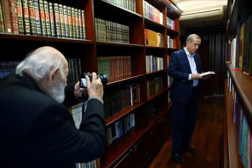 Ara Güler'in objektifinden siyasiler (Ecevit 1977, Erdoğan 2015) | NTV ...