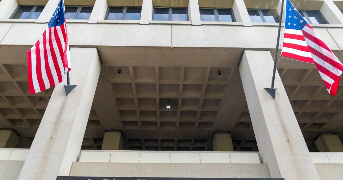 "Gizli bilgileri sızdırdı": FBI ajanı havaalanında gözaltına alındı ...