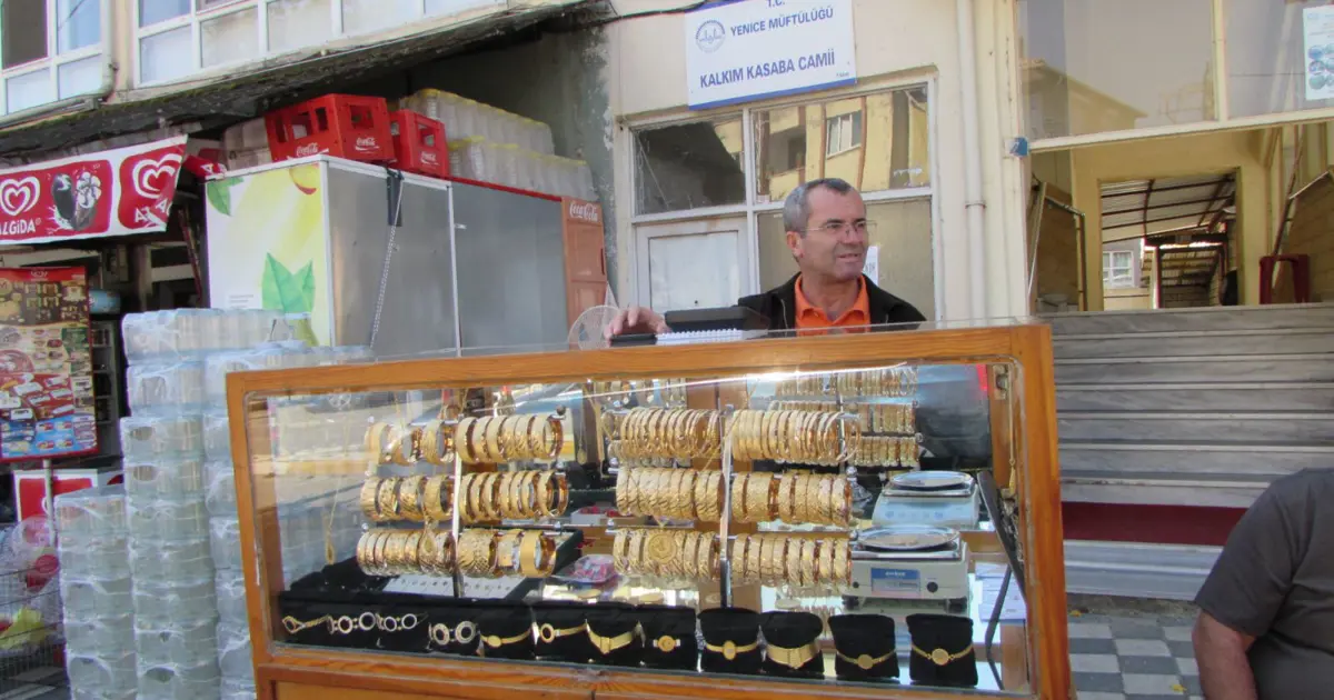 40 yıldır simit satar gibi altın satıyor | NTV Haber