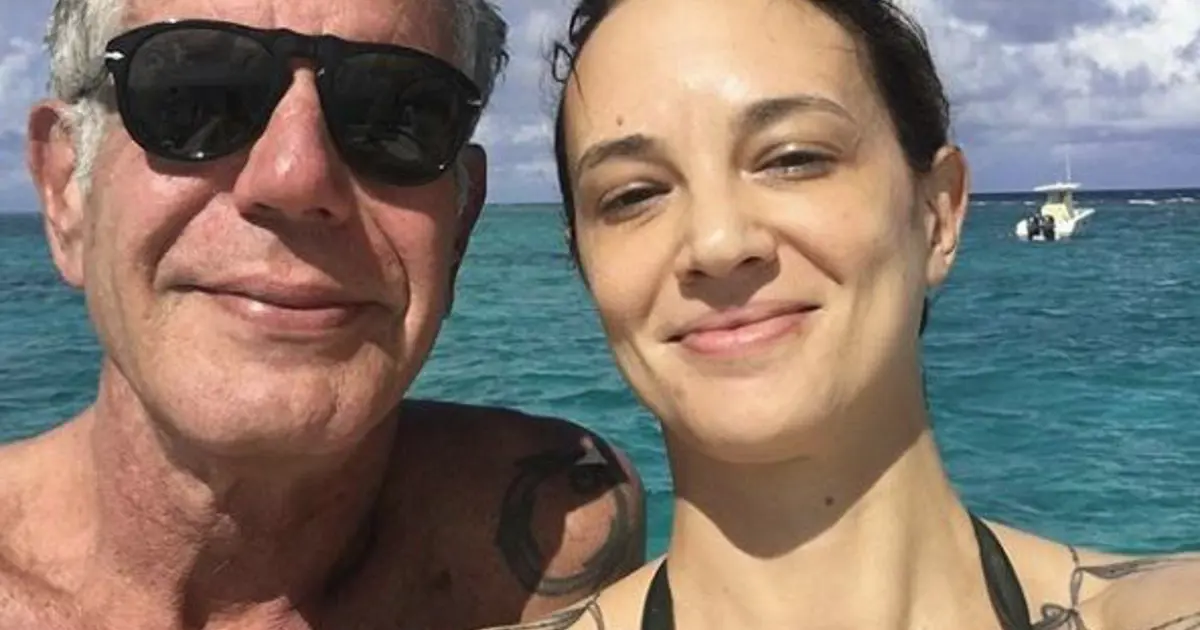 İntihar eden şef Anthony Bourdain’ın ardından sevgilisi Asia Argento ...