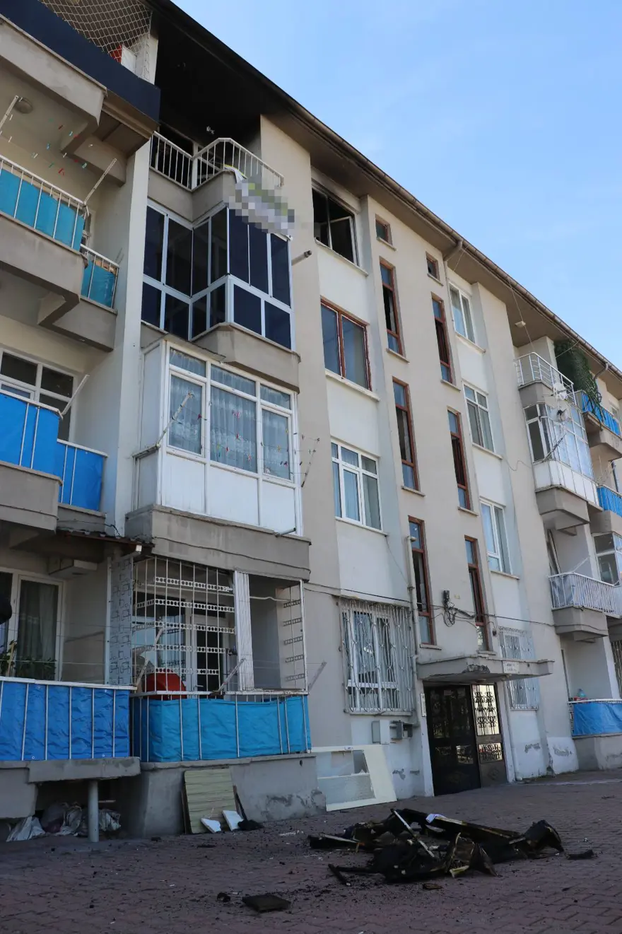 Eşiyle tartışan koca evi yaktı | NTV Haber