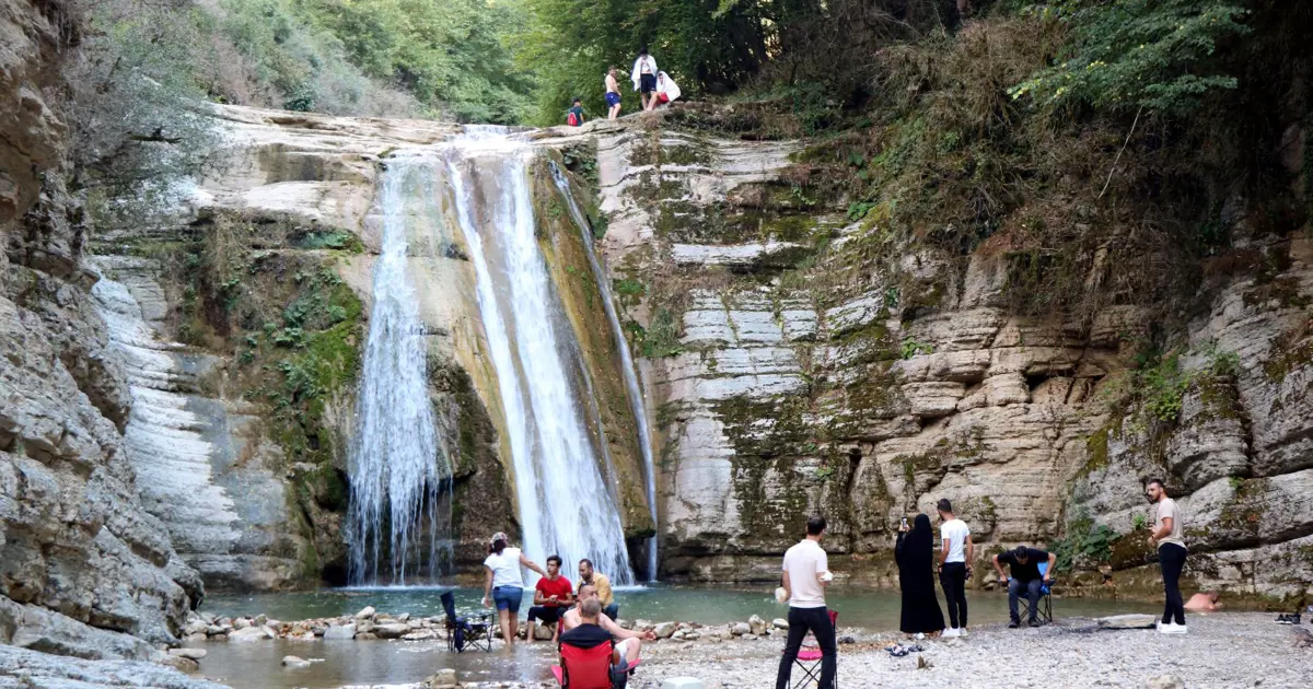 Samsun'un saklı cenneti 'Gölalan Şelalesi' doğa tutkunlarının akınına ...