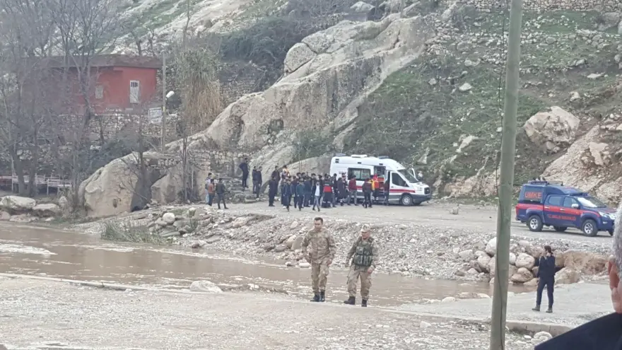 Selfie çekmek için çıktığı kayalıklardan düştü | NTV Haber