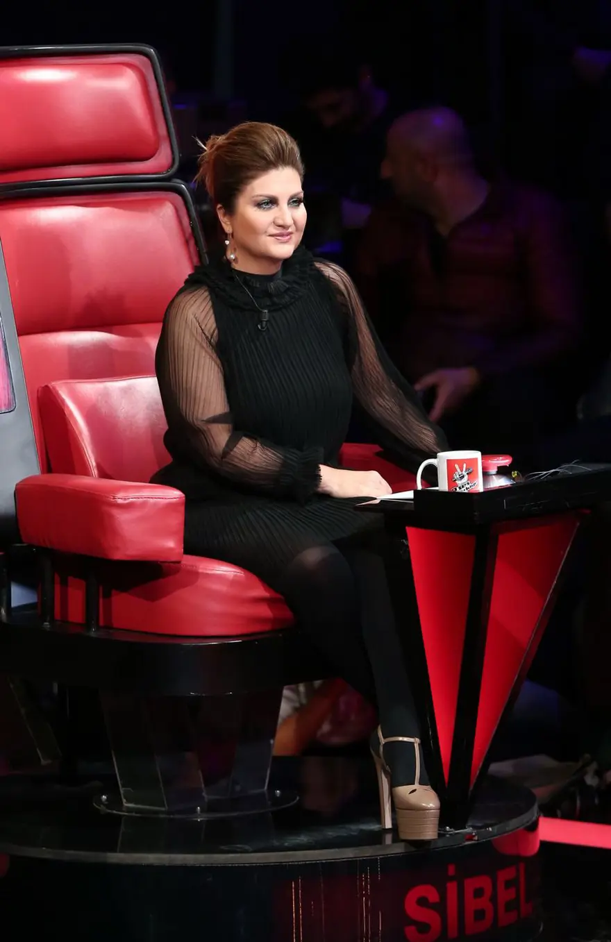 O Ses Türkiye'den ayrıldığını açıklayan Sibel Can setlere mi dönüyor ...