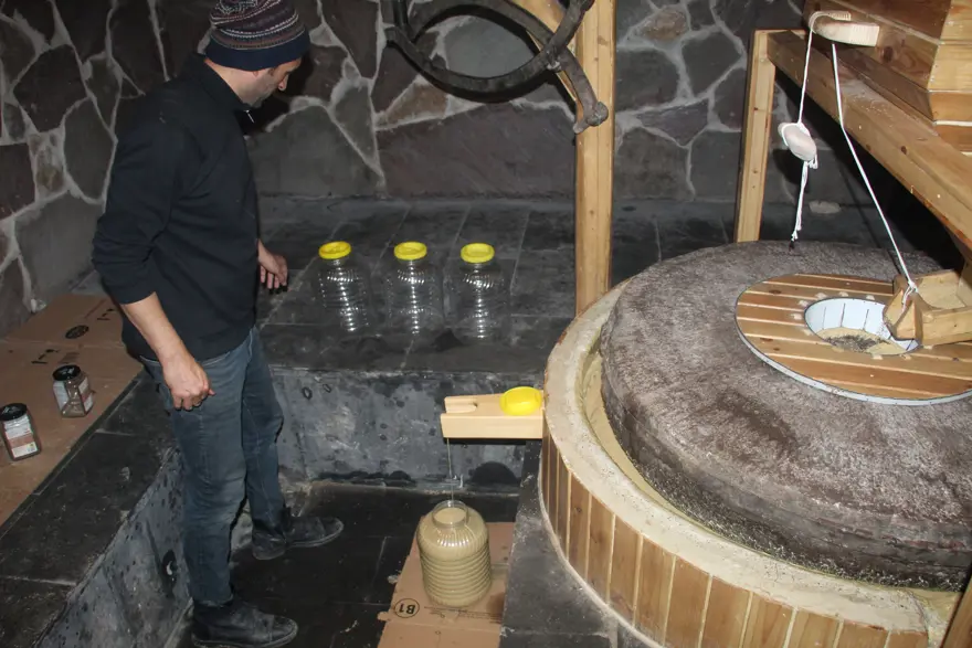 Elektrik yok, makine yok! Tarihi değirmenin küllerinden doğdu | NTV Haber