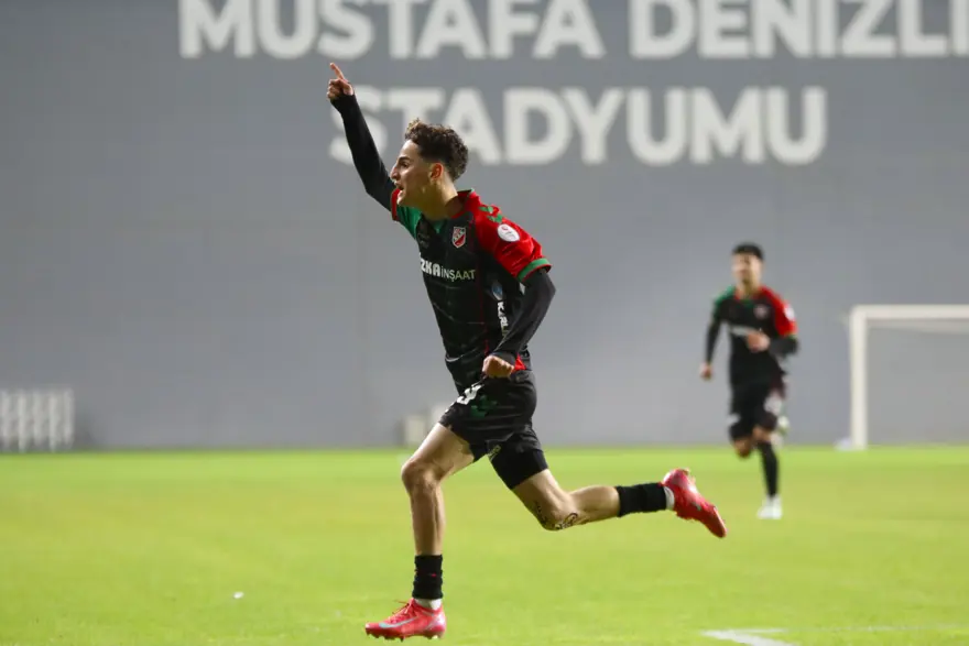 Fenerbahçe ve Trabzonspor derken, 3. Lig'i sallayan genç yıldız adayına ...