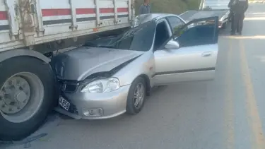 Ankara'da otomobil, park halindeki TIR'a çarptı. Yaralılar var | NTV Haber