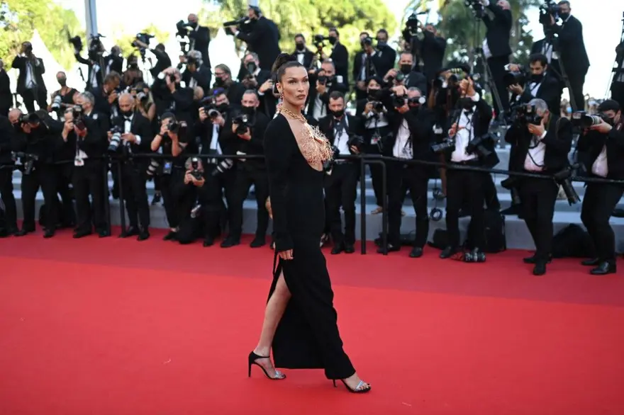 74. Cannes Film Festivali'nde Bella Hadid rüzgarı | NTV Haber