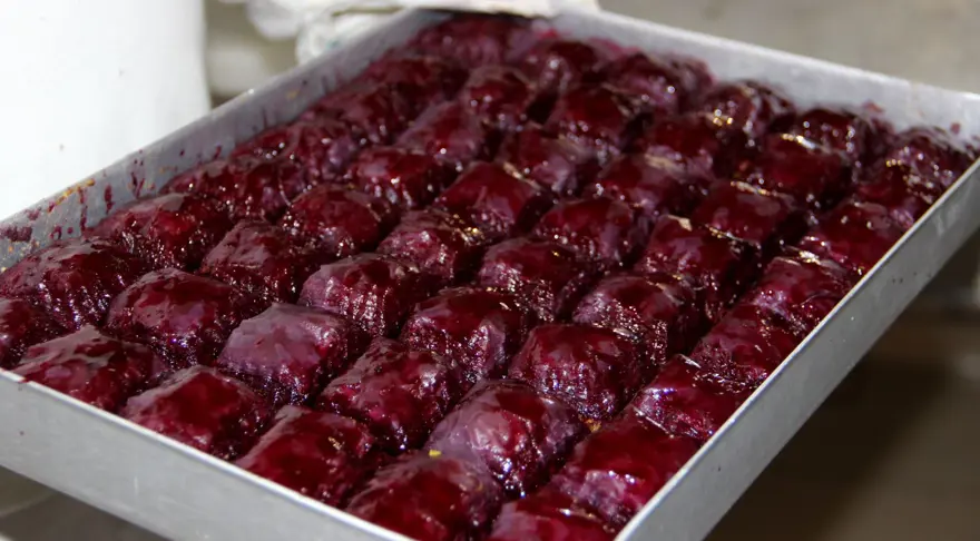 Diyabet hastaları için ‘mor baklava’ yapmaya başladı, siparişlere ...