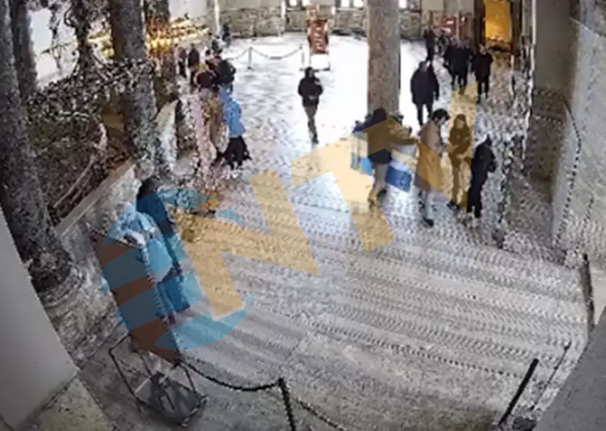 Ayasofya'da bayrak açan iki Yunan turist hakkında karar | NTV Haber