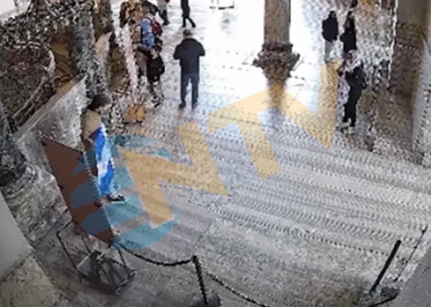Ayasofya'da bayrak açan iki Yunan turist hakkında karar | NTV Haber