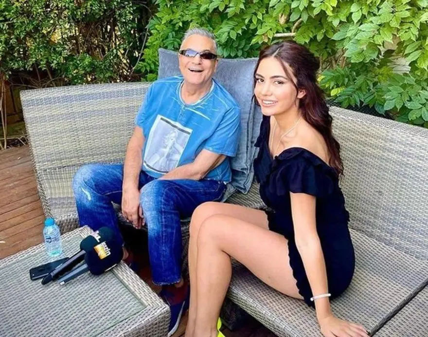 Mehmet Ali Erbil'in kızı Yasmin Erbil ve Ece Ronay'ın nişanlısı Mehmet ...