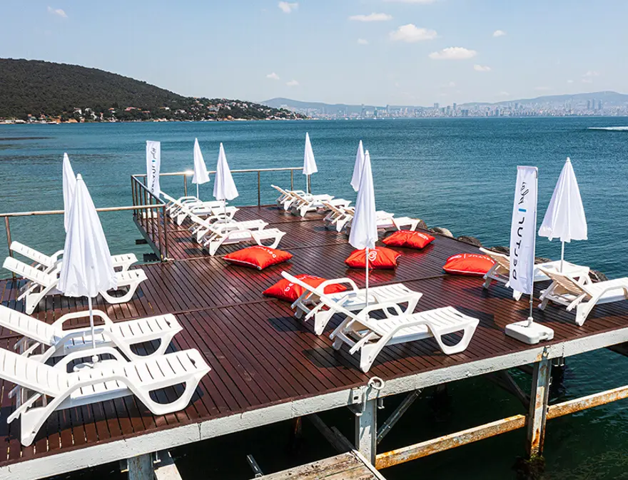 İBB plajlarında sezon açıldı. İstanbullular 14 plajda denize ...
