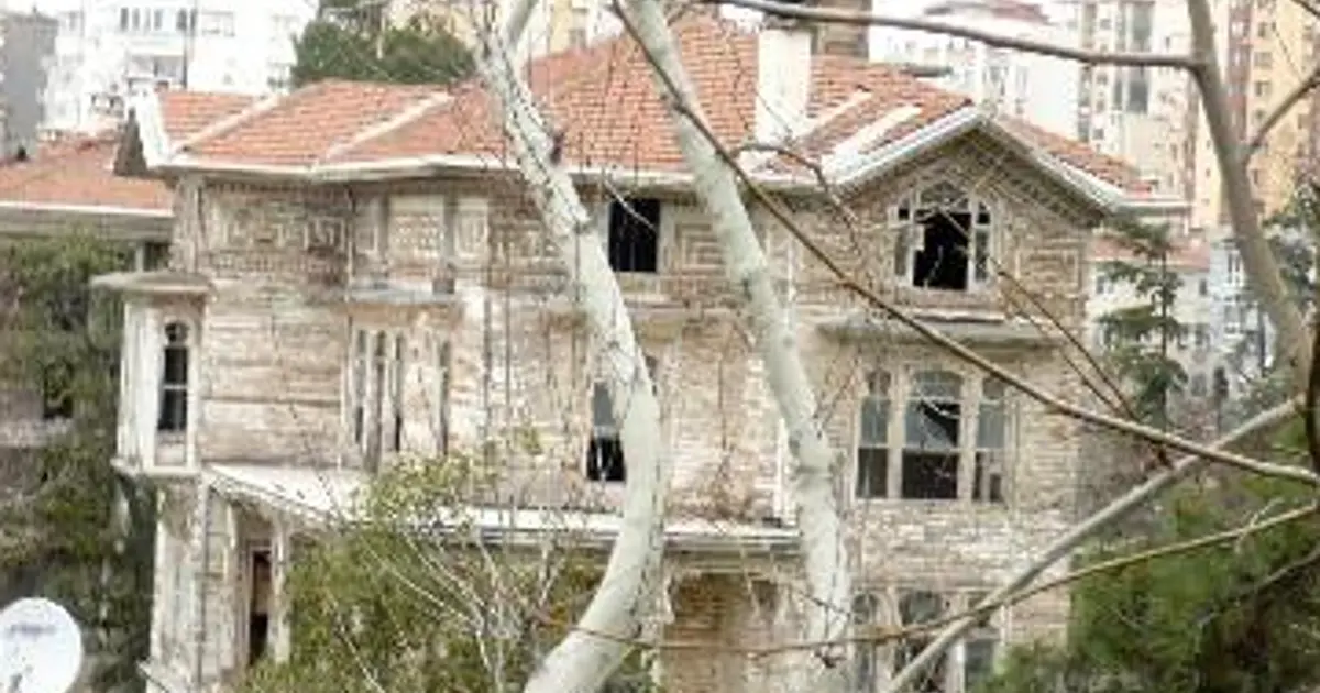 Tarihi köşk satılacak ama... | NTV Haber