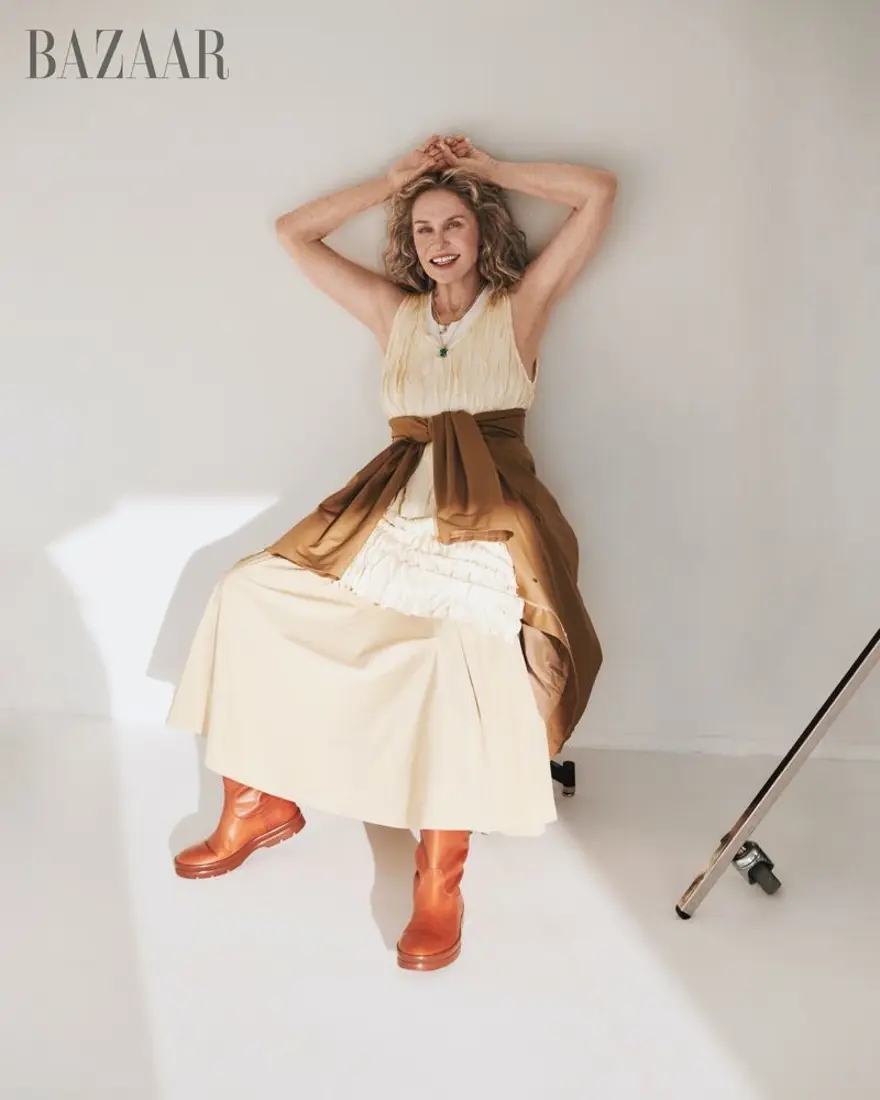 78 yaşındaki Lauren Hutton Harper’s Bazaar dergisine kapak oldu | NTV Haber