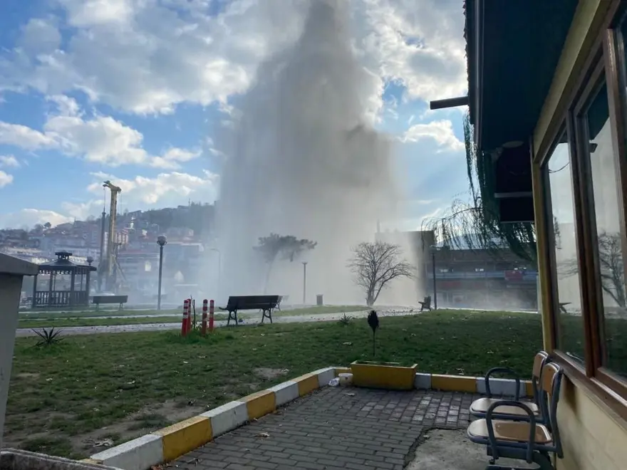 Zonguldak'ta sondaj sırasında ana boru patladı: 3 ilçeye su verilemiyor ...