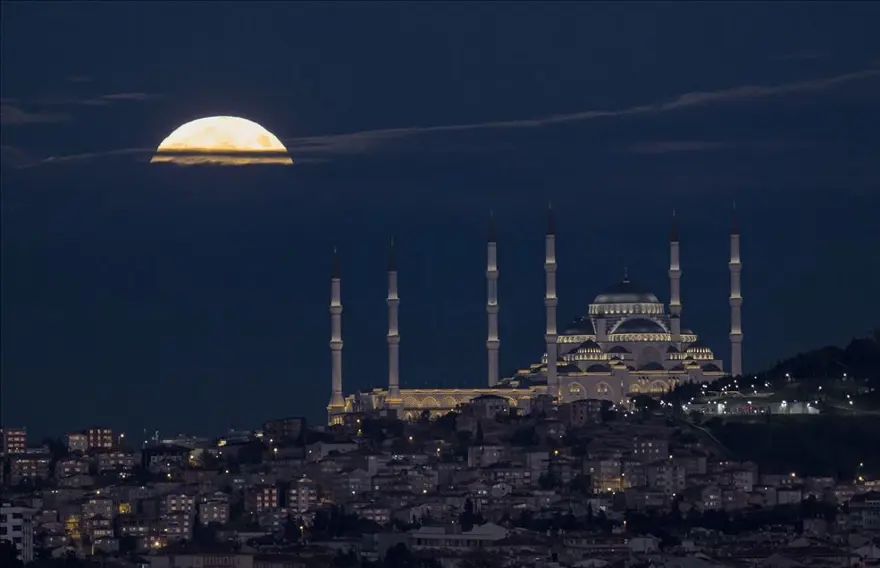 Gökyüzünde Mavi Ay cümbüşü yaşanacak. Mavi Ay ne zaman, Türkiye'den ...