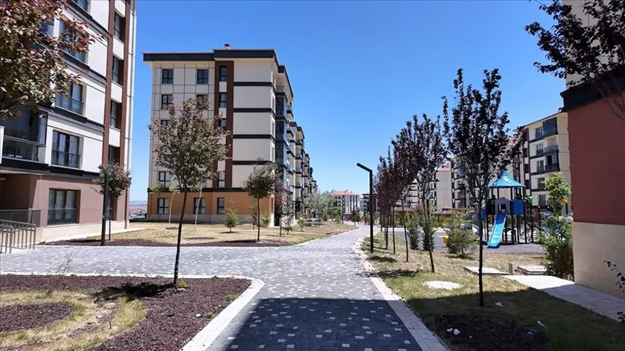 Brazzers van trouve enfin l occasion de baiser la magnifique copine de ...